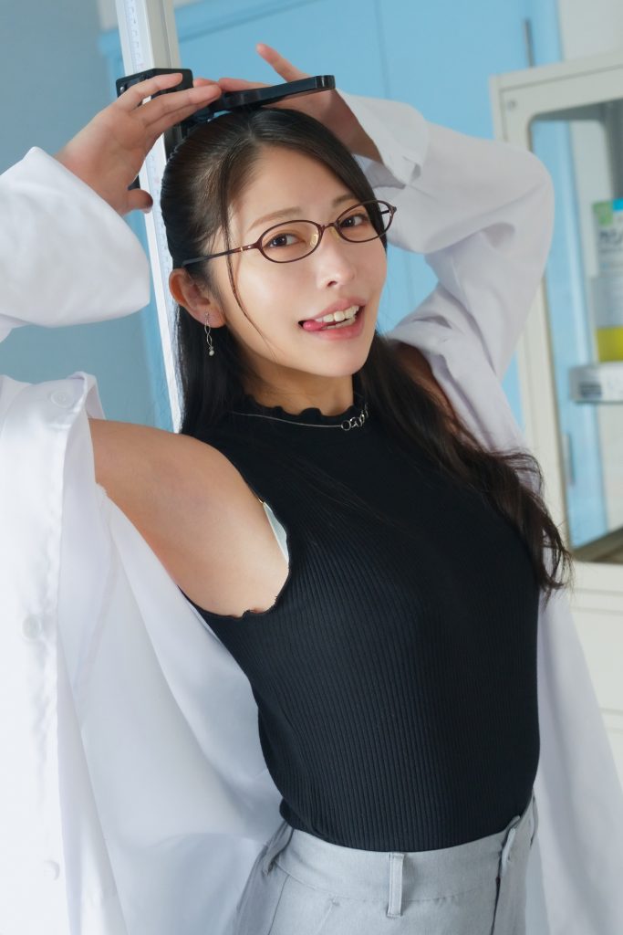 森日向子 OFFICIALヌード写真集 僕は、誘惑教師に恋をする。Class.01【164P 72MB】-石川澪写真网